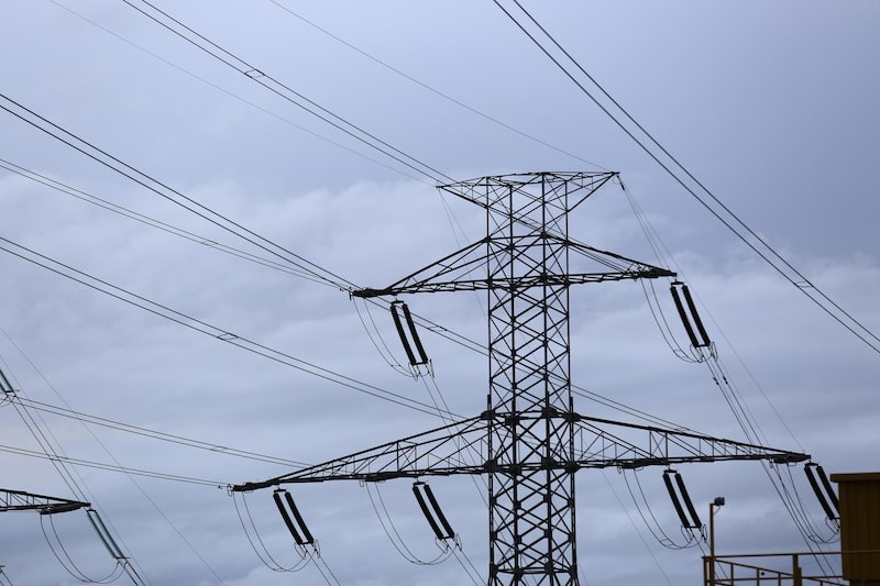 El Gobierno ultima un plan de inversión histórica en la red eléctrica